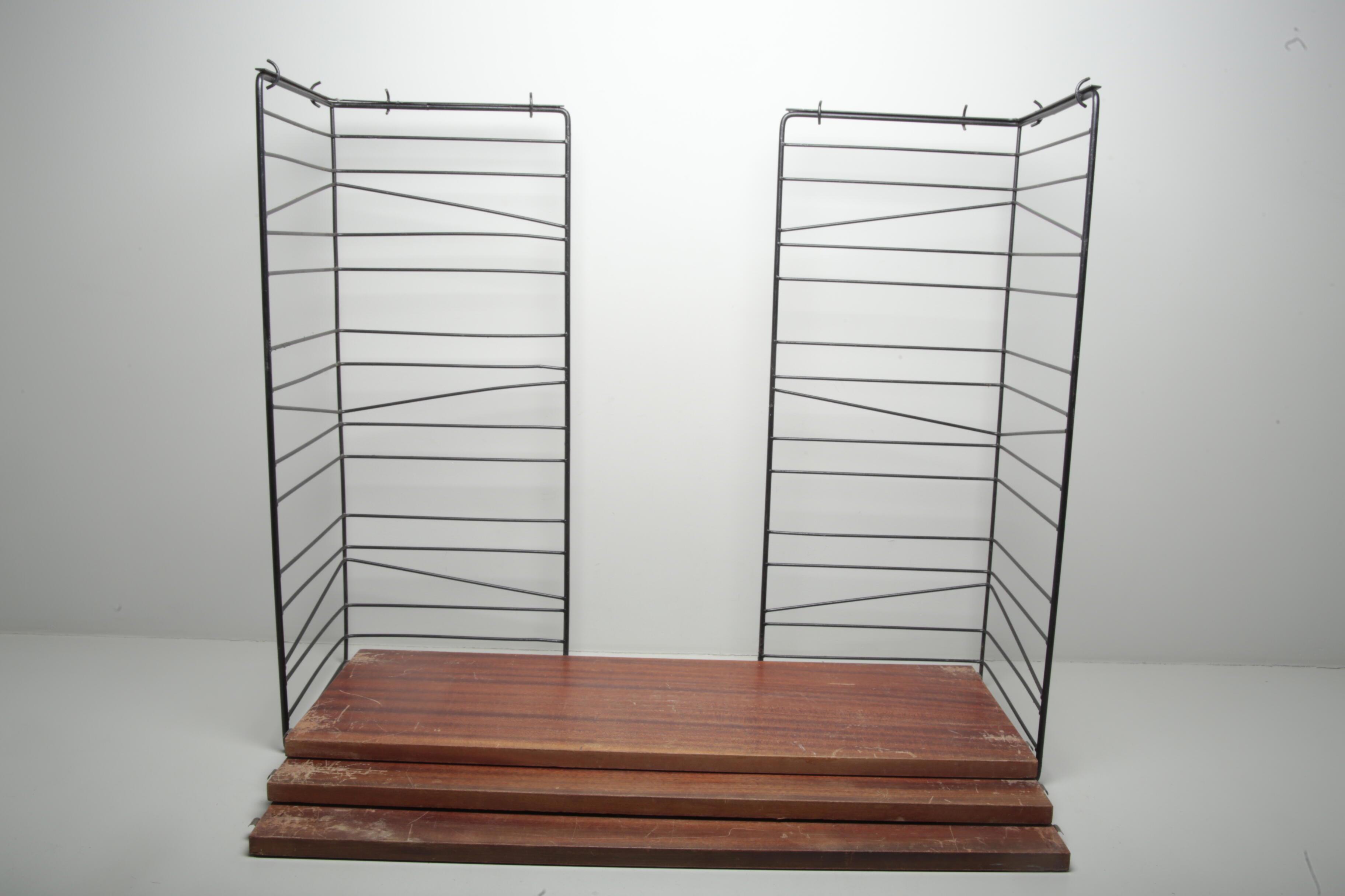 Hylla string-modell | Auktion